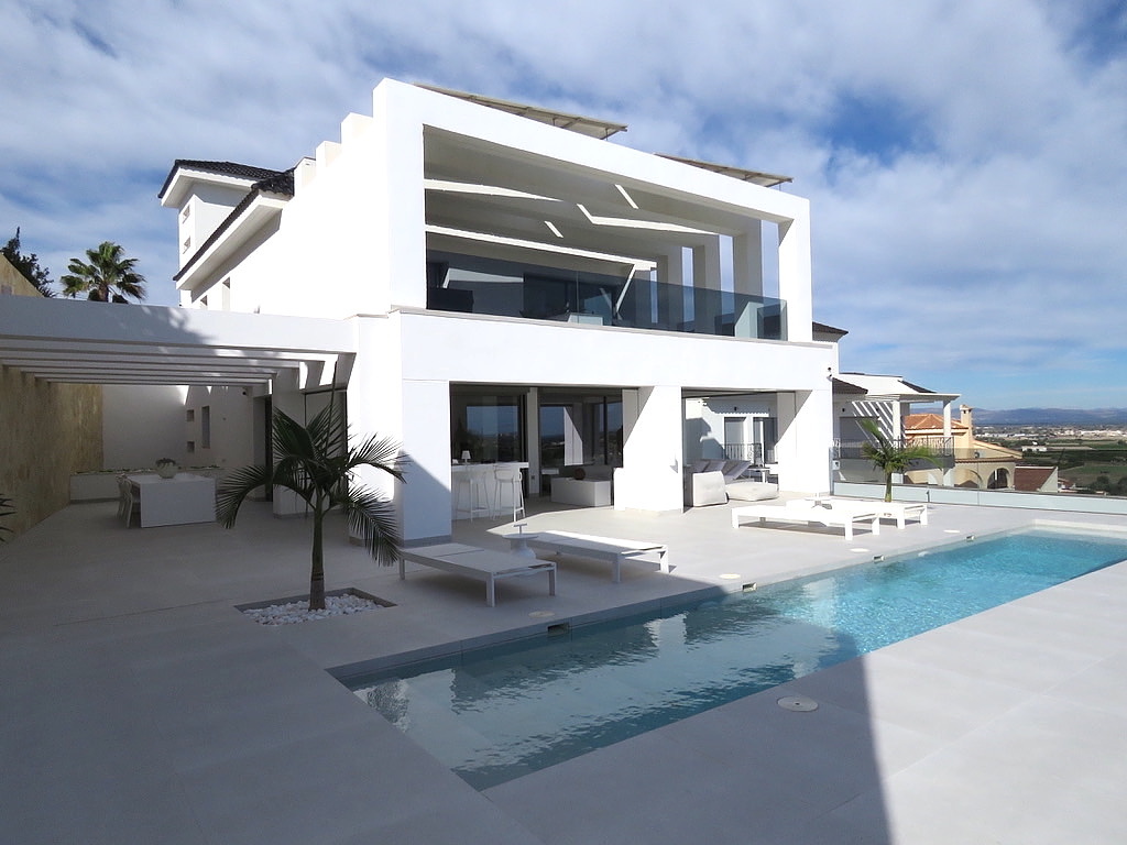 Modern Luxury Villa with a Private Pool in Ciudad Quesada