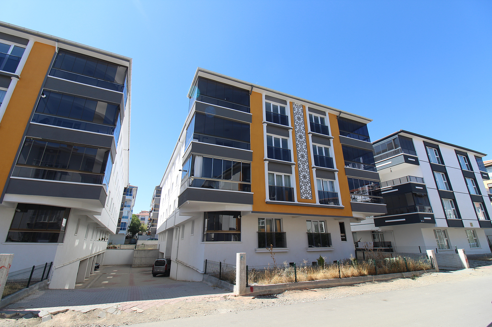 Turnkey Apartments in a 2-Block Complex in Sincan Ankara