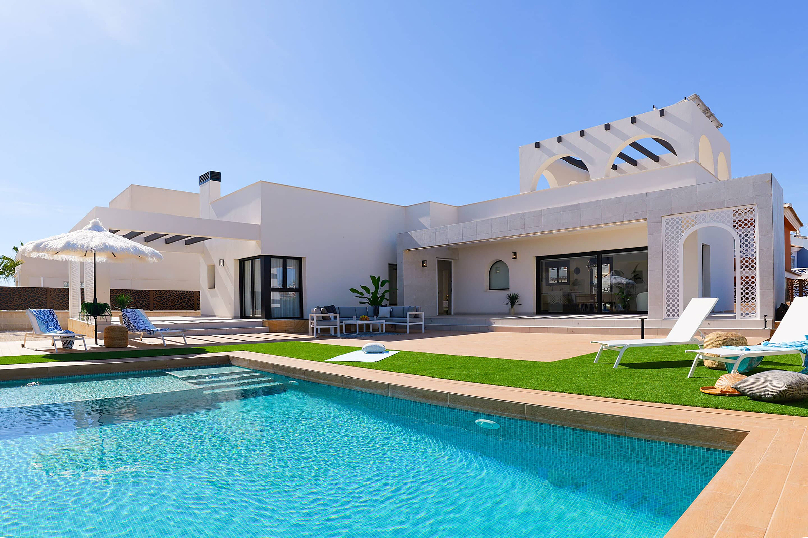 Elegant 3-Bedroom Villas in Ciudad Quesada, Alicante