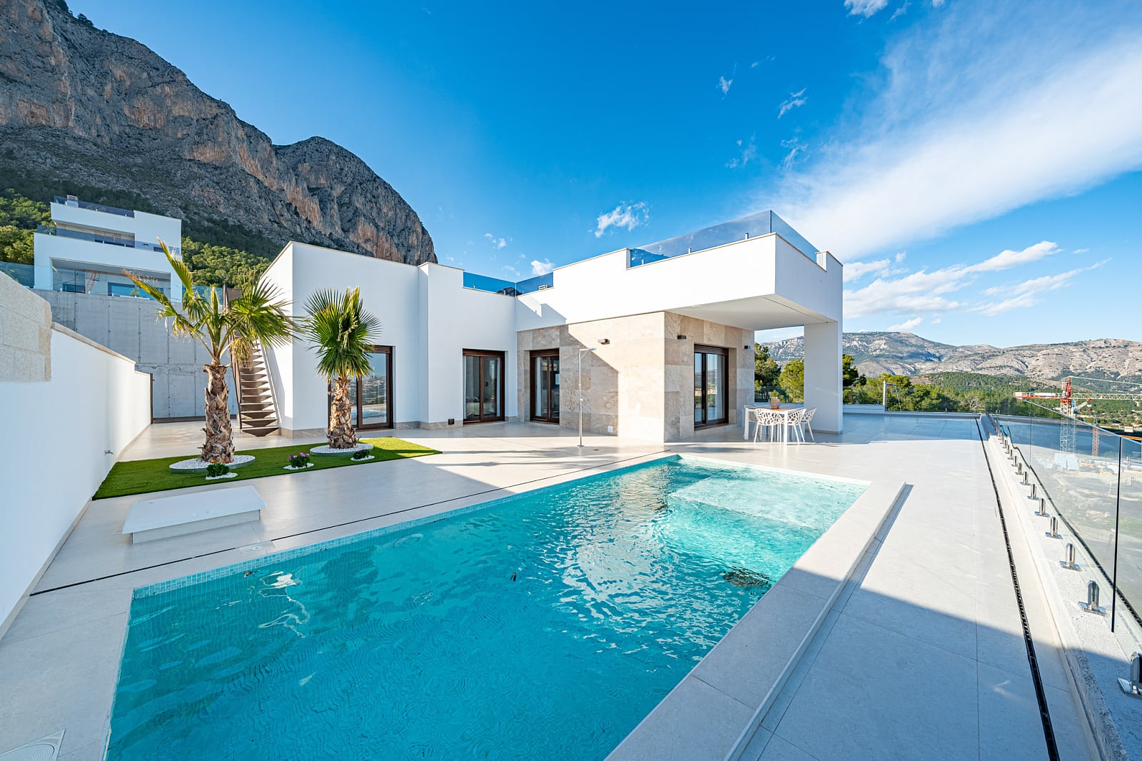 Brand New Villas in Prime Location in Alicante Spain
